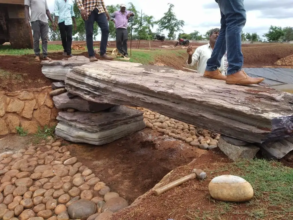 Konduti Stones